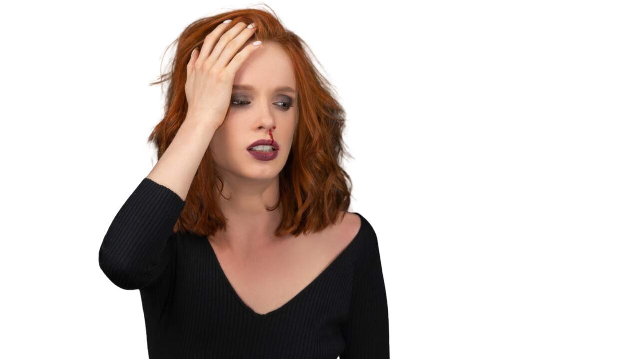 Was tun bei Nasenbluten? Ursachen und Behandlung | FLEXEO