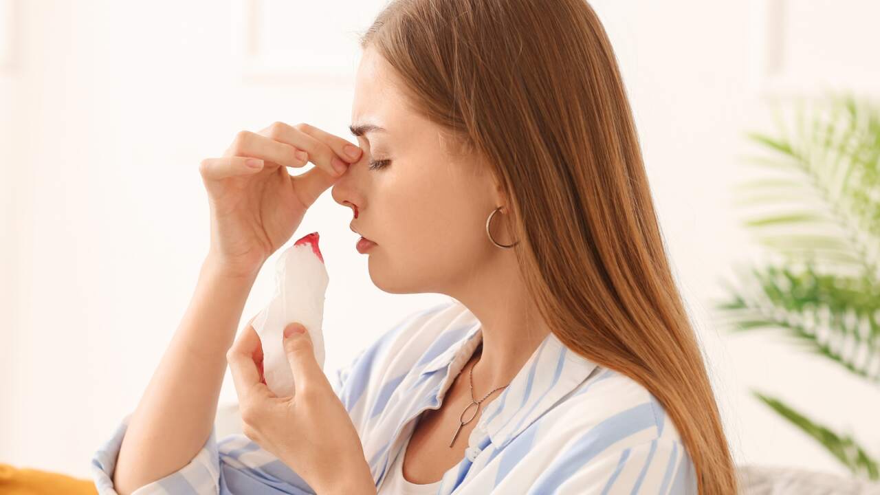 Was tun bei Nasenbluten? Ursachen und Behandlung | FLEXEO